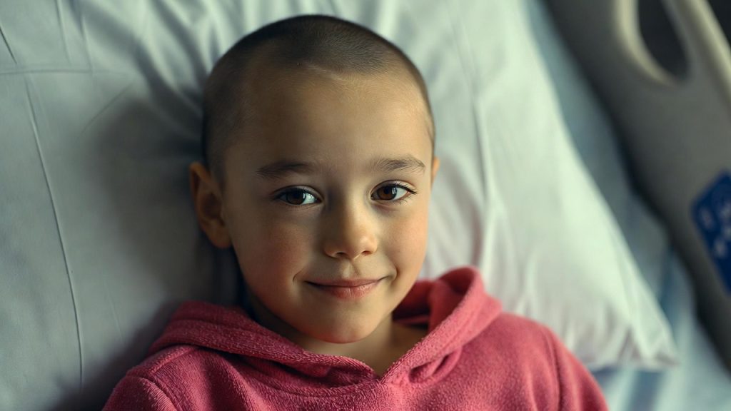 A Smile Stronger Than Fear – vinhat.com